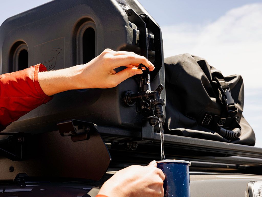 PRO WATER TANK WITH MOUNTING SYSTEM / 20L – ModUDecK